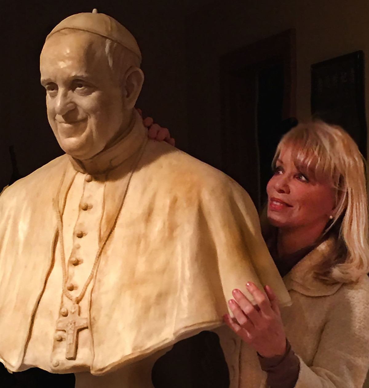 Carolyn Palmer Sculpture of Lucille Ball Replaces "Scary Lucy ...